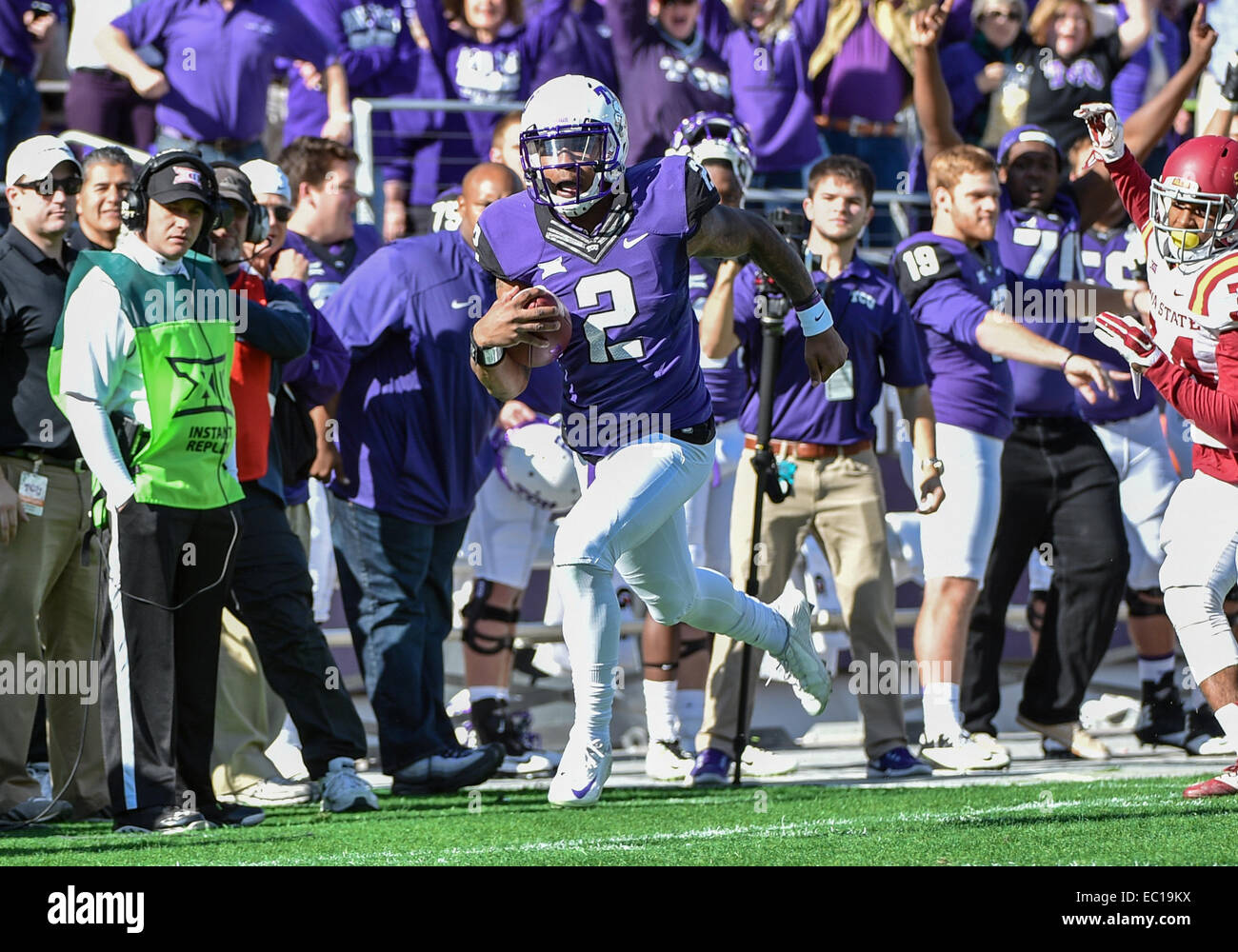 TCU Horned Frogs quarterback Trevone Boykin (2) catches a pass as he ...