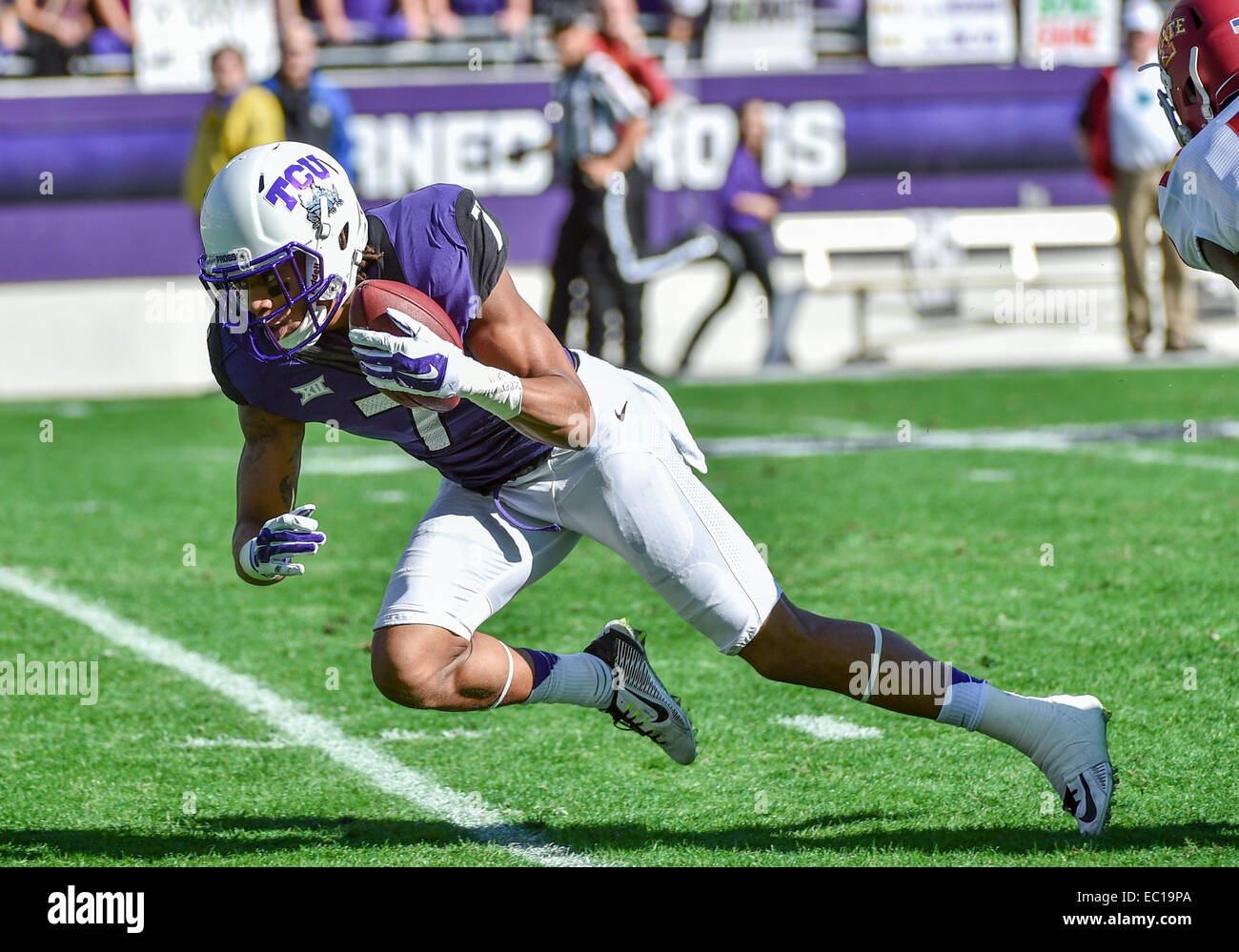 TCU Horned Frogs wide receiver Kolby Listenbee (7) makes a great catch ...
