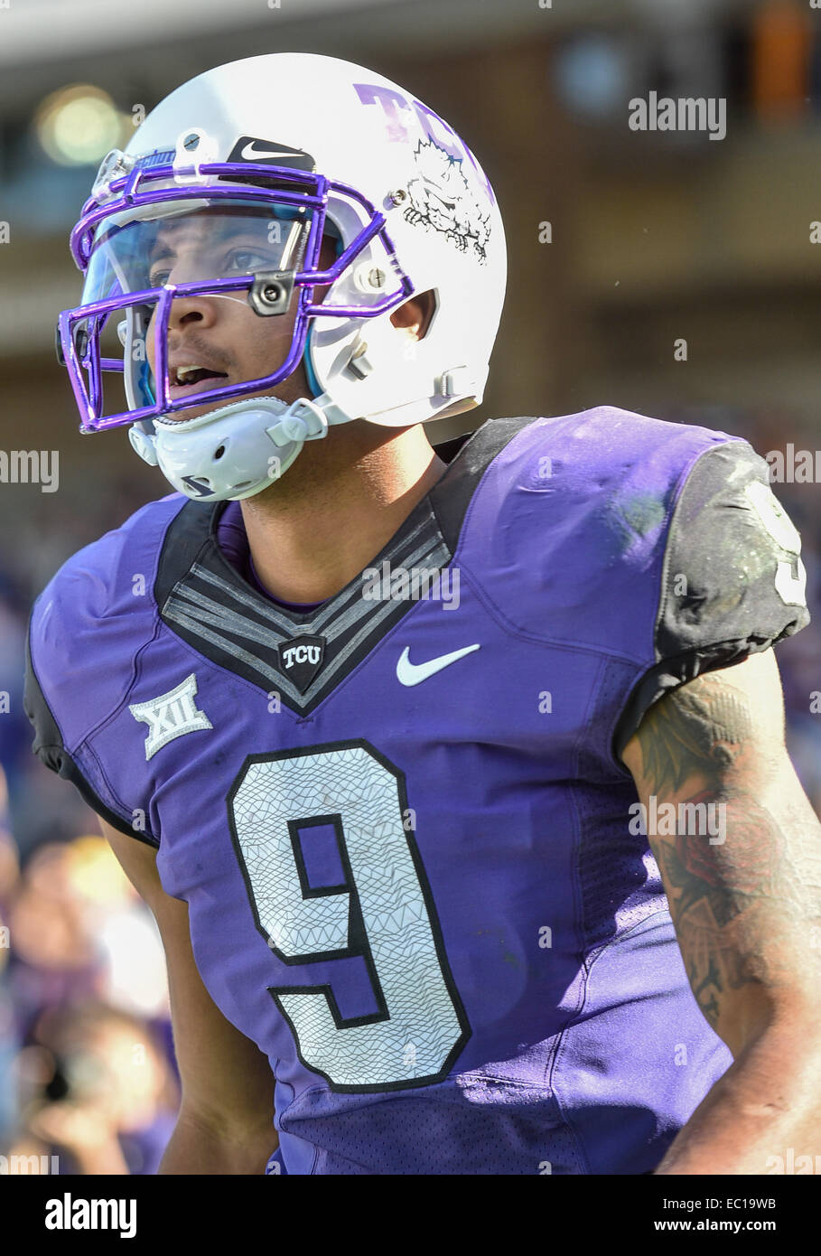TCU Horned Frogs wide receiver Josh Doctson (9) makes a leaping catch ...