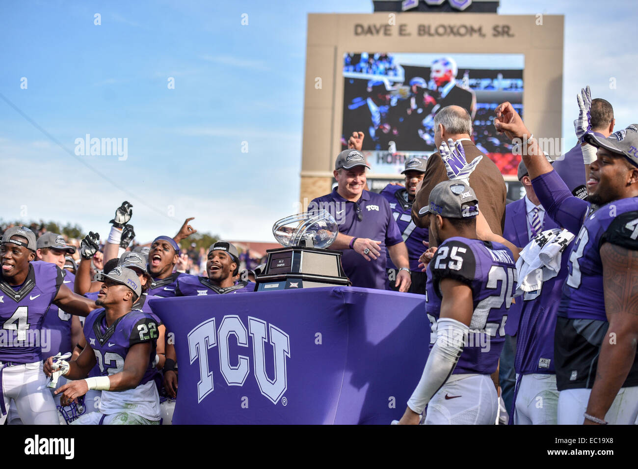 Iowa state tcu football amon g carter stadium hi-res stock photography ...