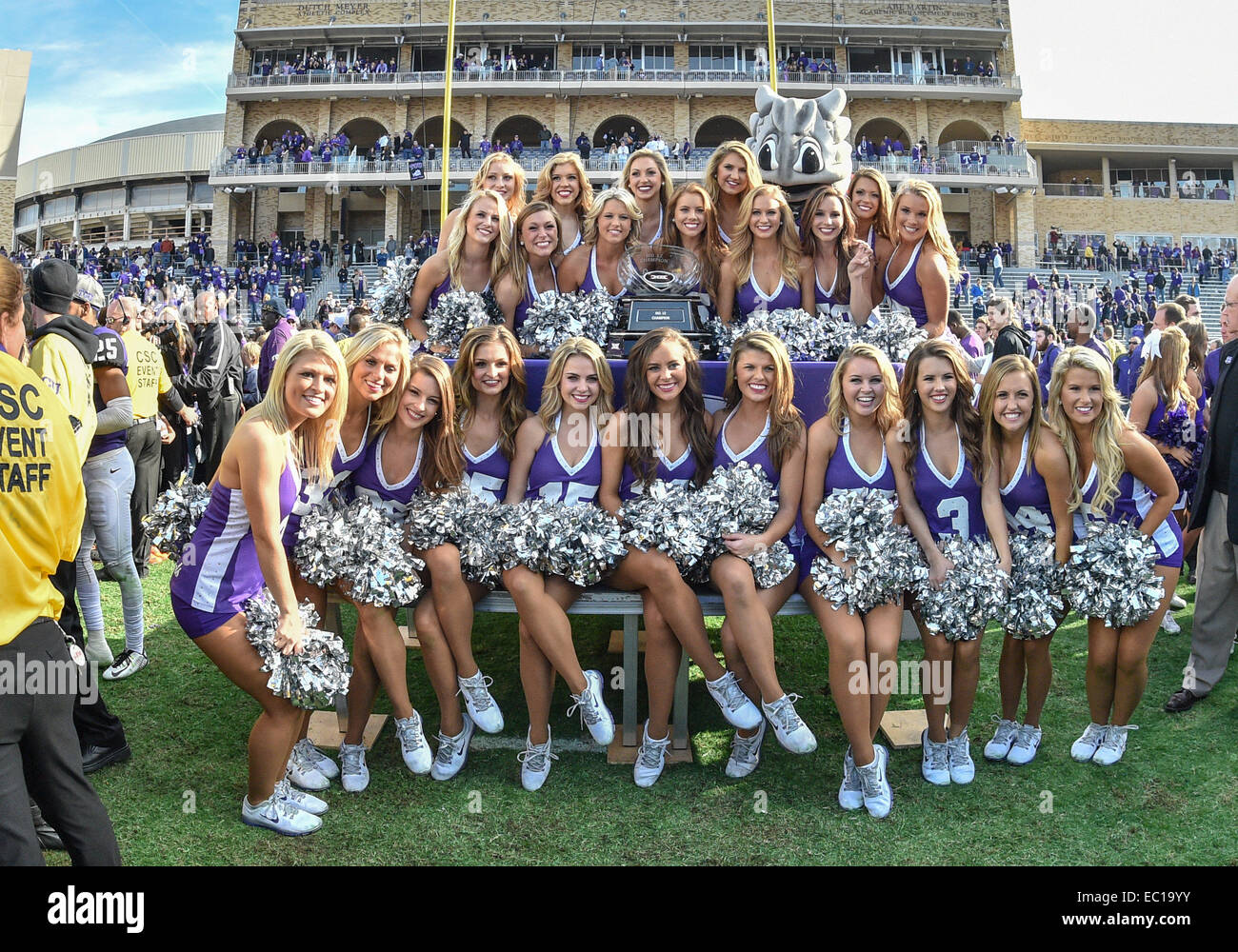 Tcu Cheerleaders High Resolution Stock Photography and Images - Alamy