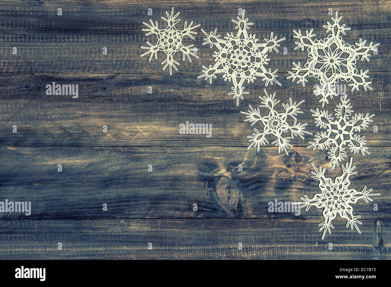 White wood christmas border snow hi-res stock photography and images ...