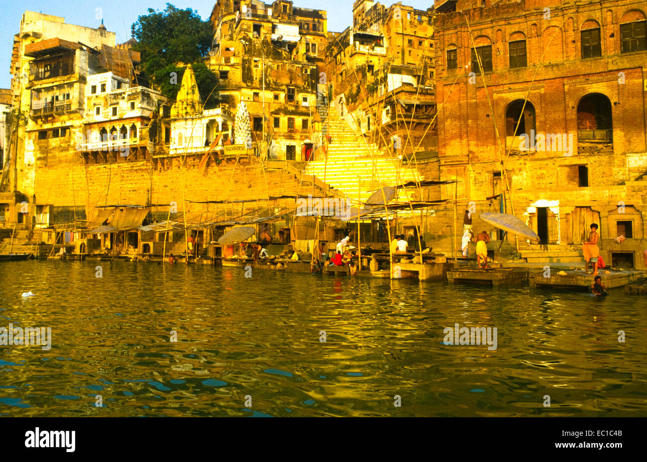 ritual at varanasi in india Stock Photo - Alamy