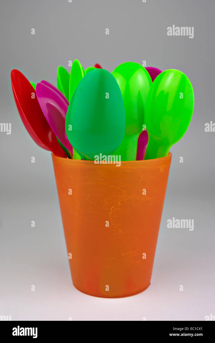 Plastic spoons hi-res stock photography and images - Alamy