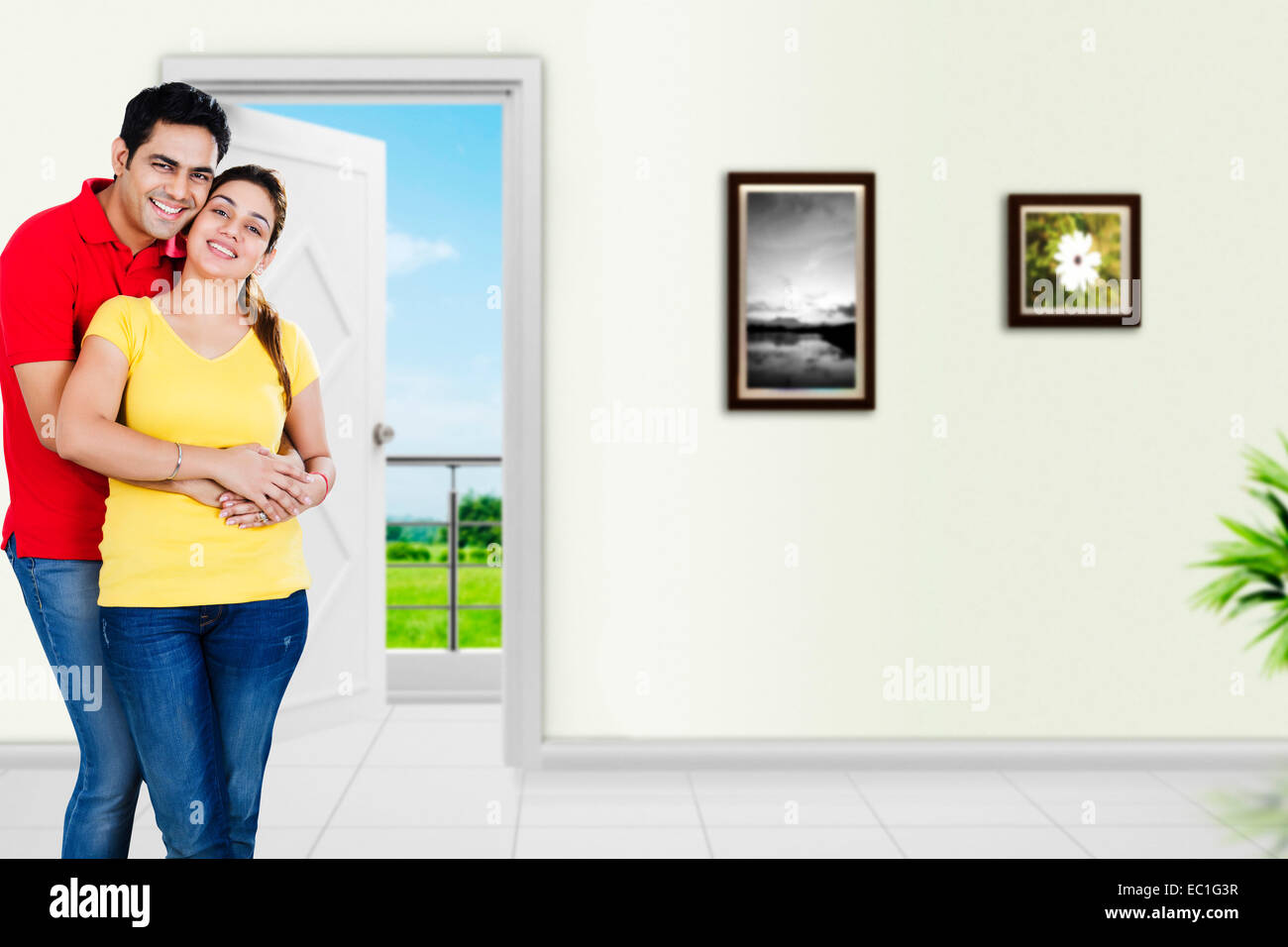 Couple hotel room camera hi-res stock photography and images - Alamy