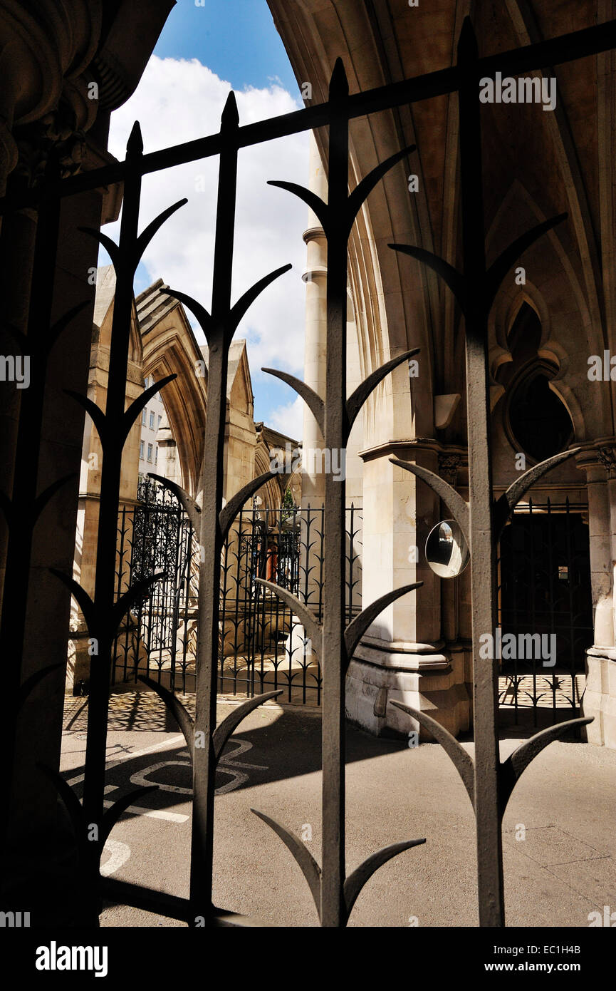 Royal Courts of Justice, forbidding cast iron spikes on Victorian ...