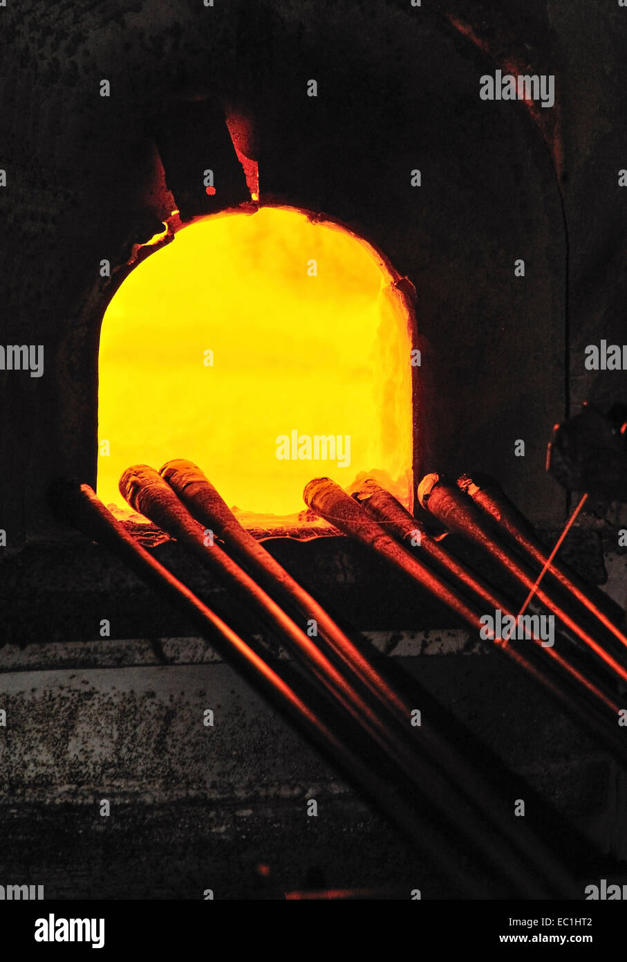 Glass furnace hi-res stock photography and images - Alamy
