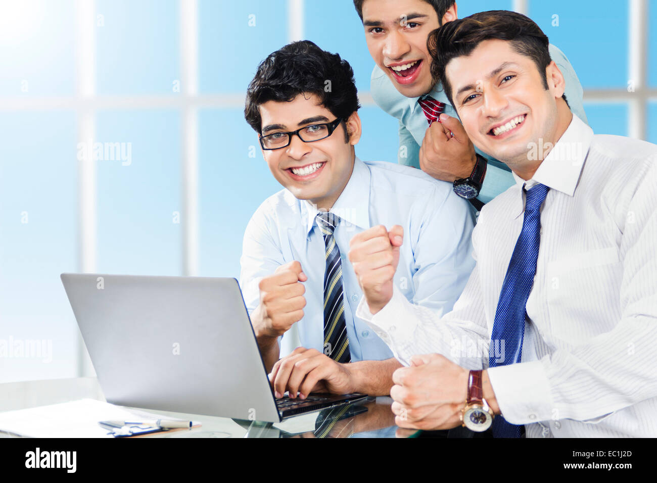 India computer office workers hi-res stock photography and images - Alamy