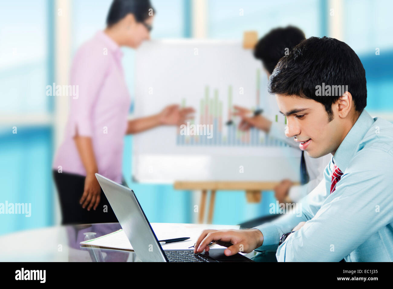 Company employees men woman hi-res stock photography and images - Alamy