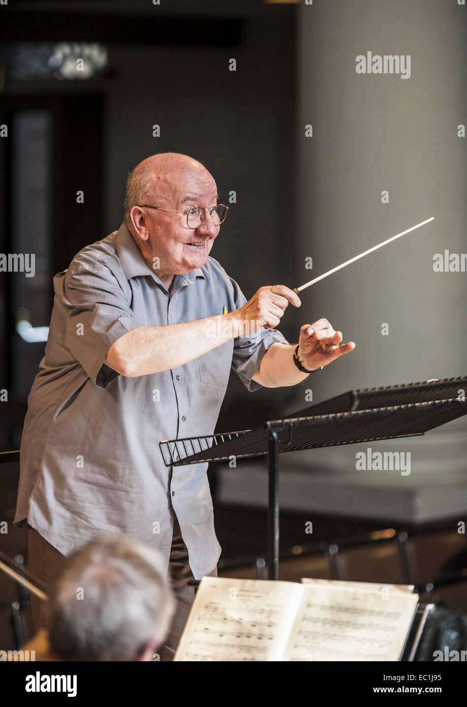 Anthony Halstead, conductor, with The Hanover Band, St John's Smith ...
