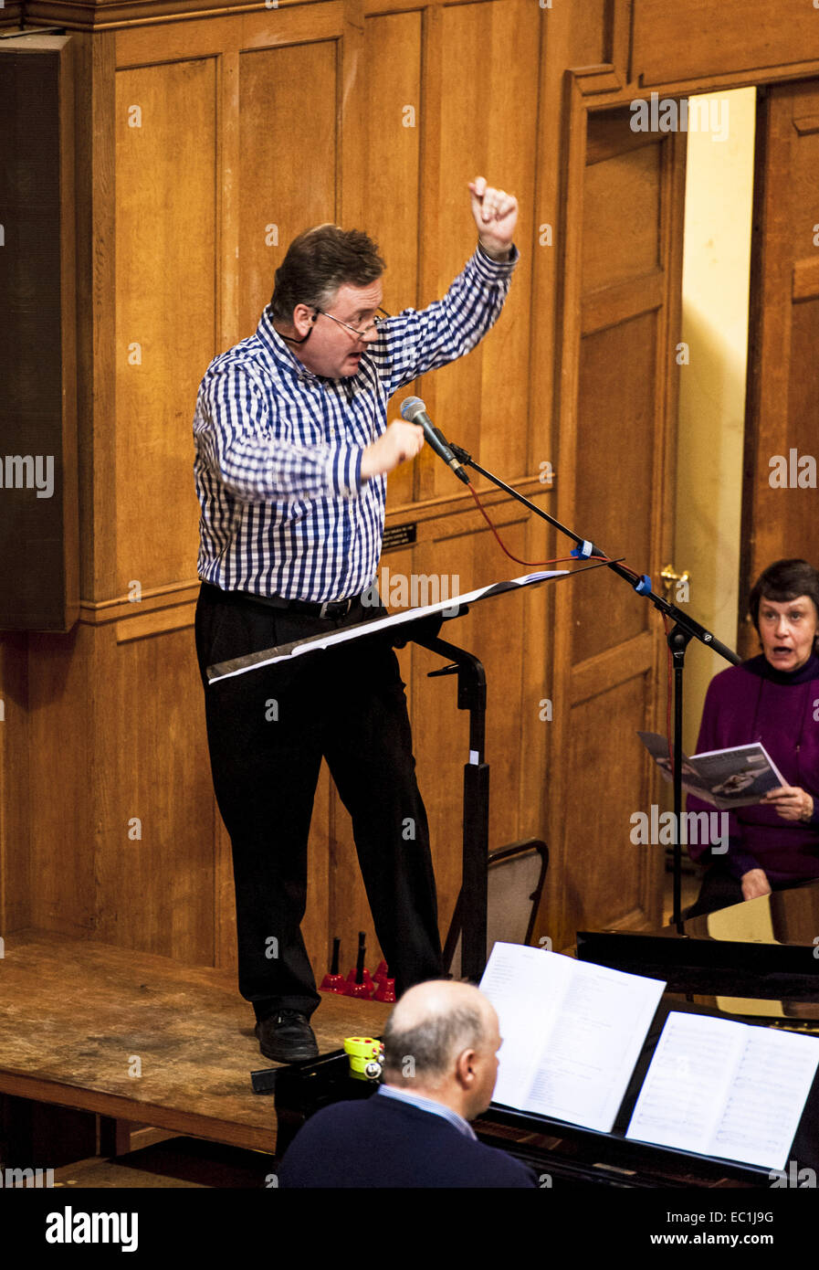 David Hill, rehearsing The Bach Choir. David Hill, conductor (choral ...