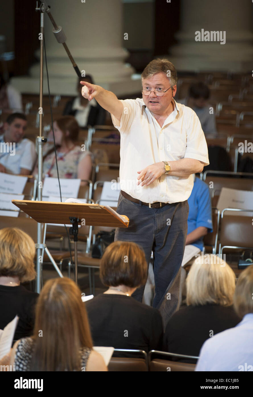 David Hill, rehearsing The Bach Choir. David Hill, conductor (choral ...