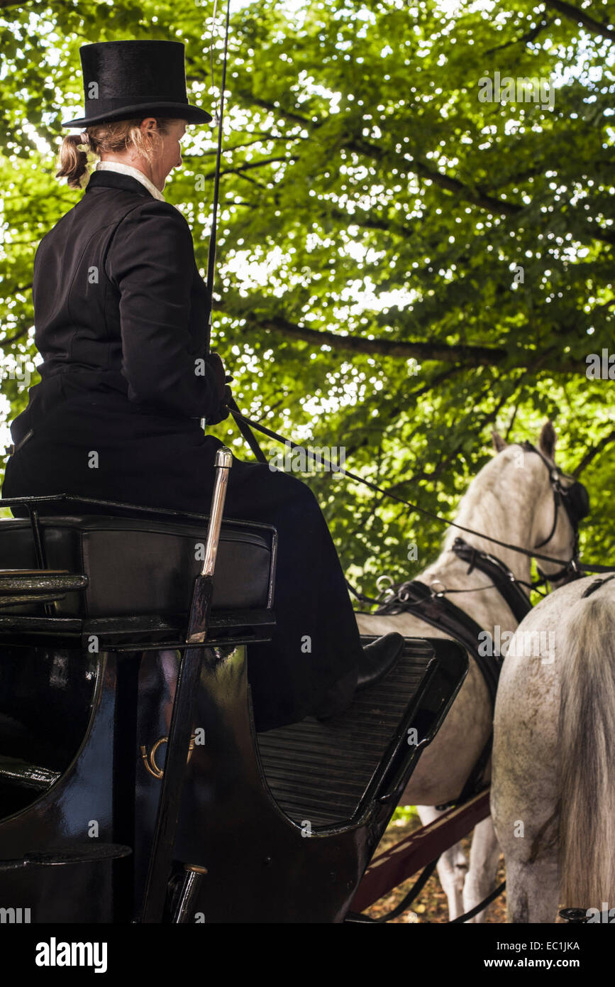 Coach and horses 19th century hi-res stock photography and images - Alamy