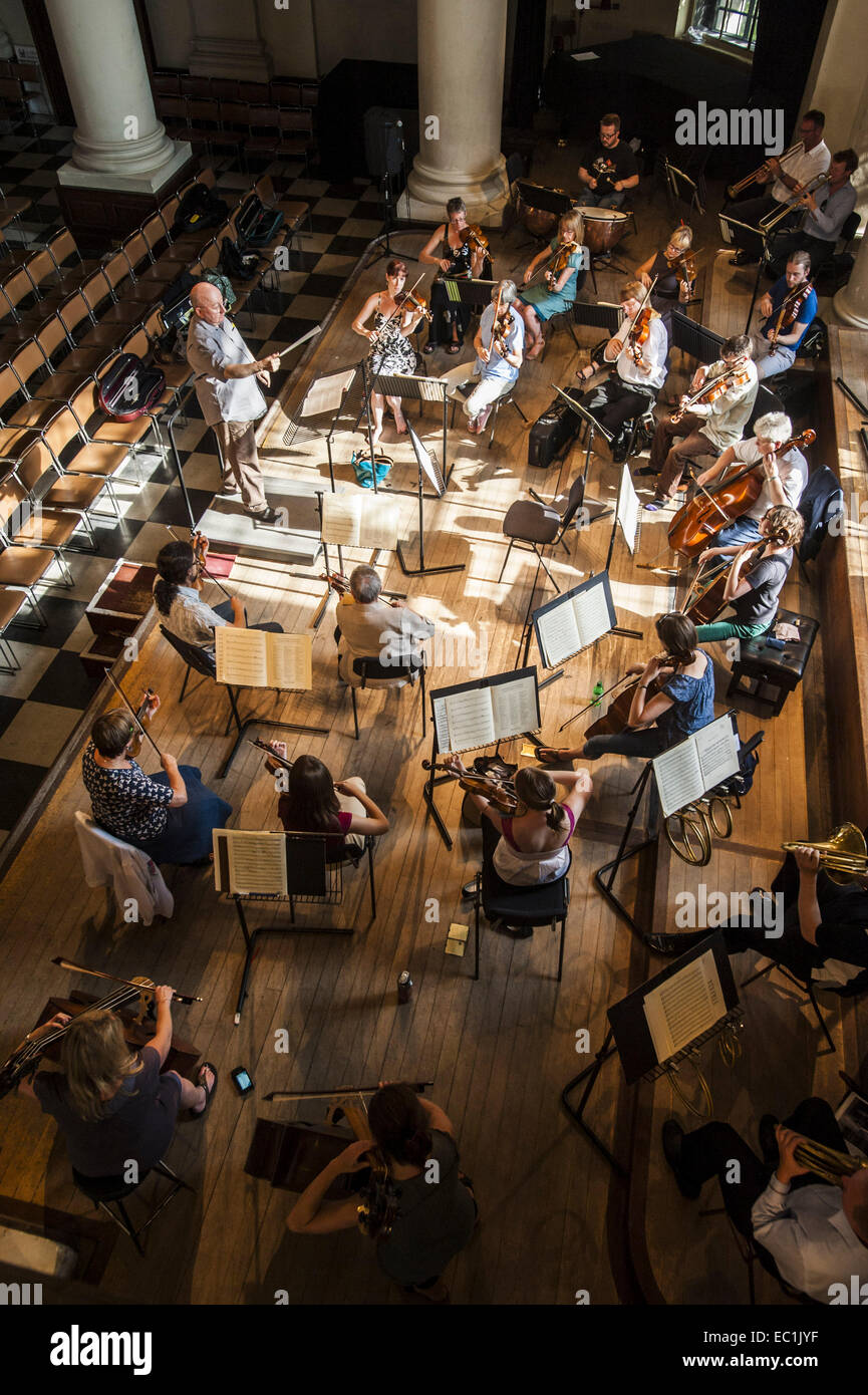 The Hanover Band in rehearsal, conductor Anthony Halstead, St John's ...