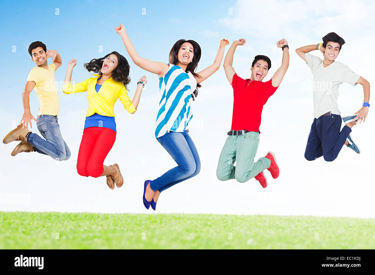 Group students college garden hi-res stock photography and images - Alamy