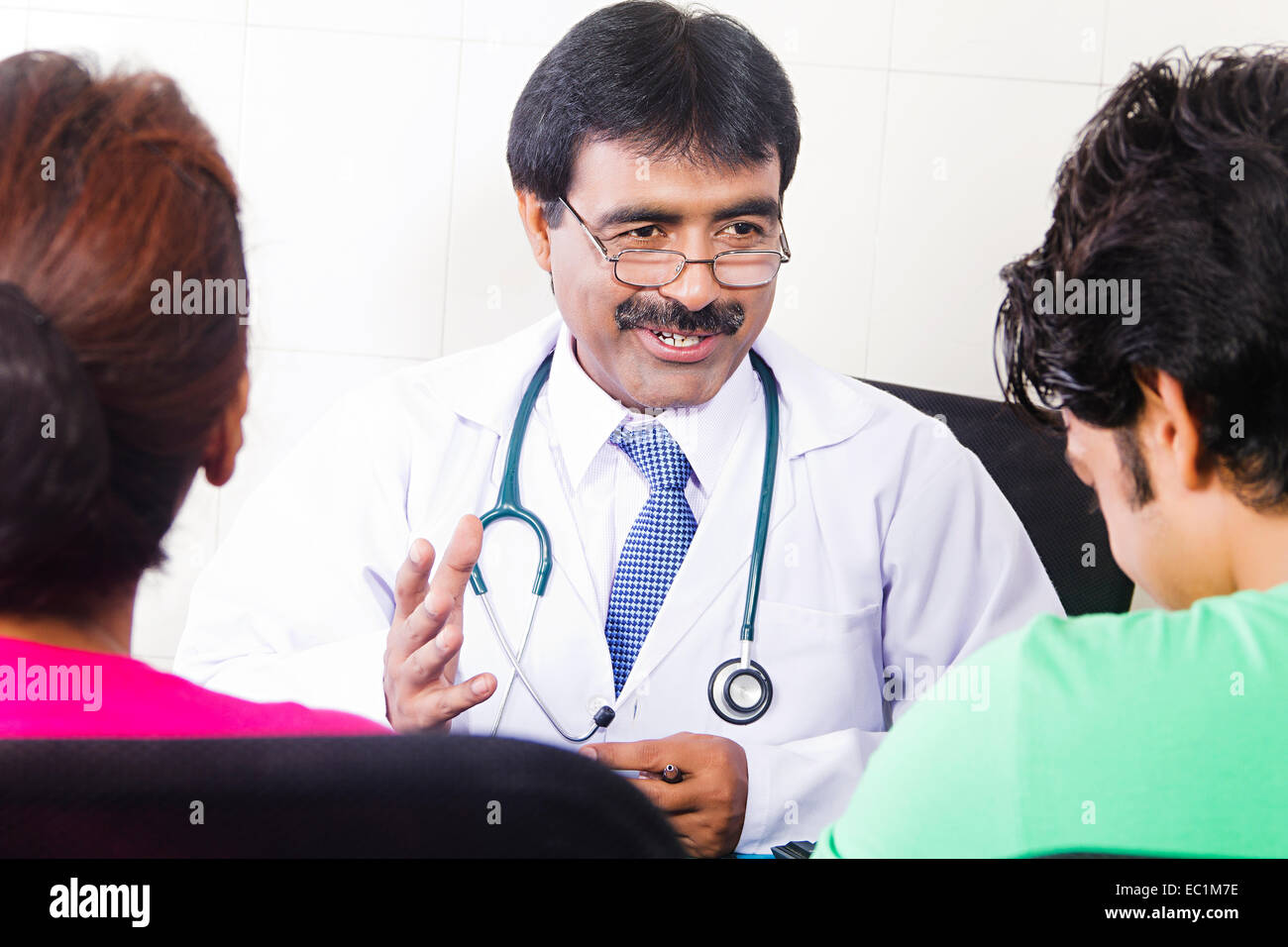indian Doctor Clinic Patient Stock Photo - Alamy