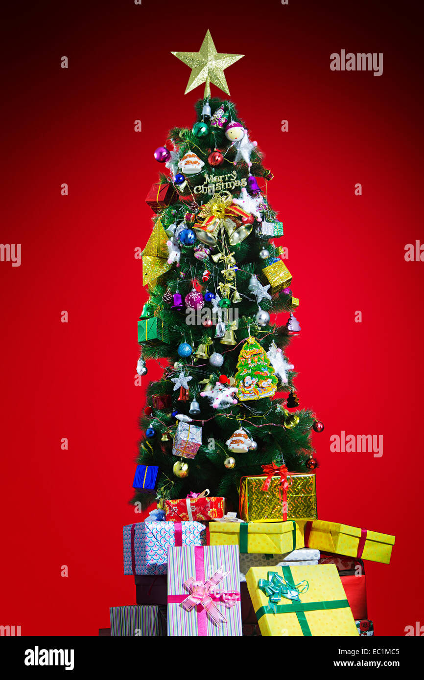 Shiny christmas tree gift boxes hi-res stock photography and images - Alamy