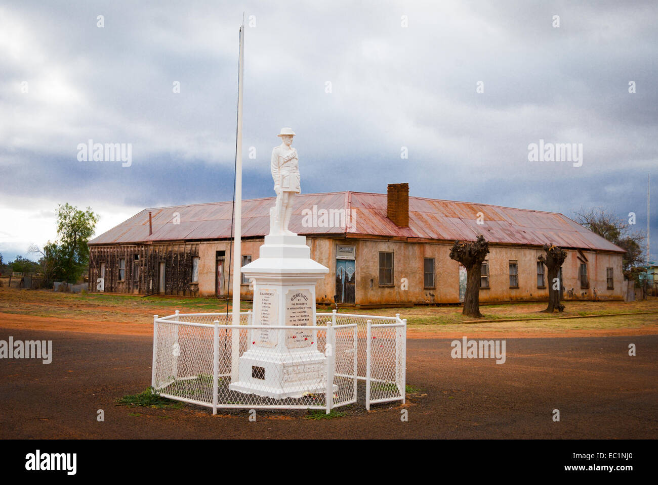 Old Commercial Hotel and war memorial in Wyandra, outback Queensland ...