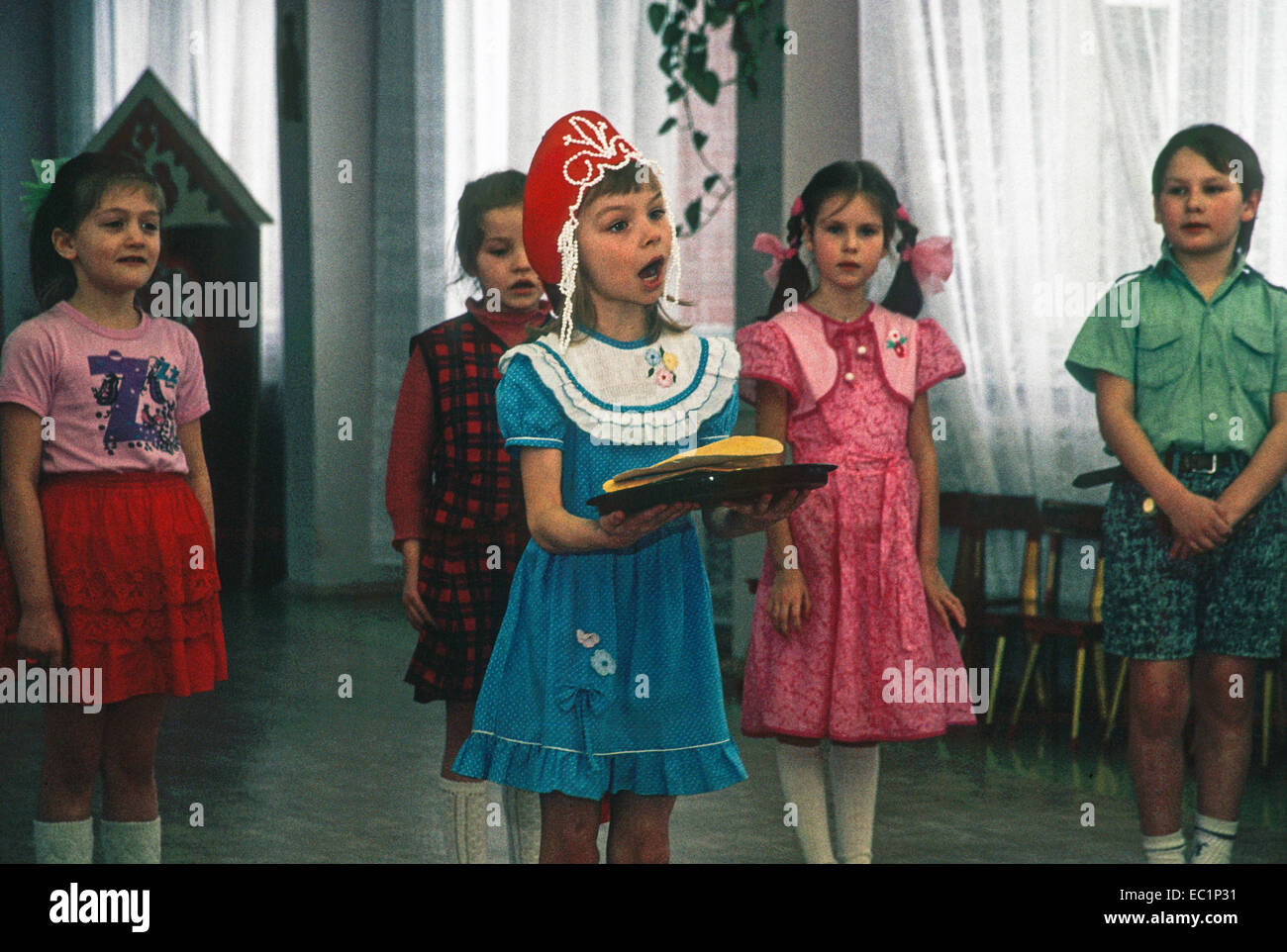 Russian folk songs hi-res stock photography and images - Alamy