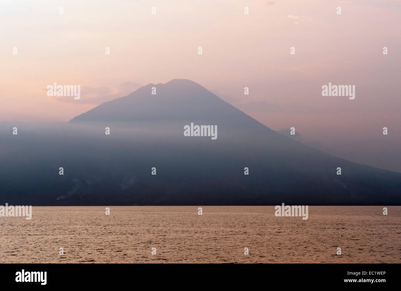 Indonesian island hi-res stock photography and images - Alamy