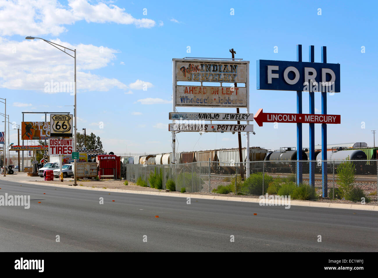 Directional signs route 66 hi-res stock photography and images - Alamy