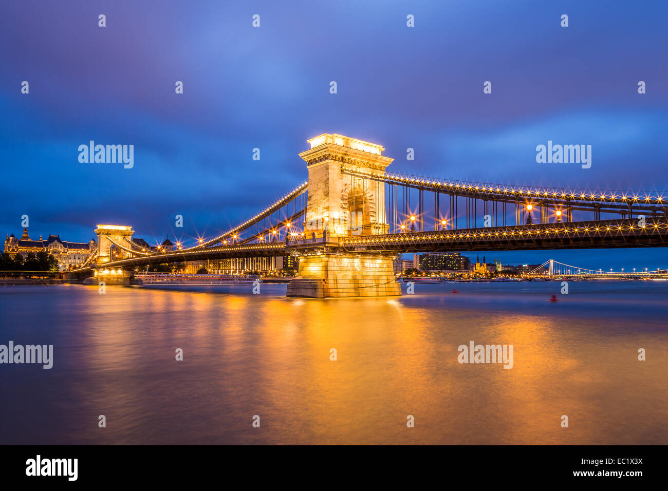 Chain Bridge in Budapest over Danube at night Stock Photo - Alamy