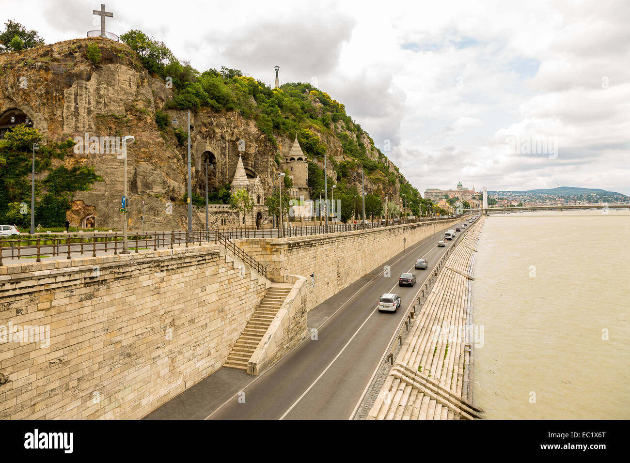 Gellert Hill and Elizabeth Bridge next to Danube Stock Photo - Alamy