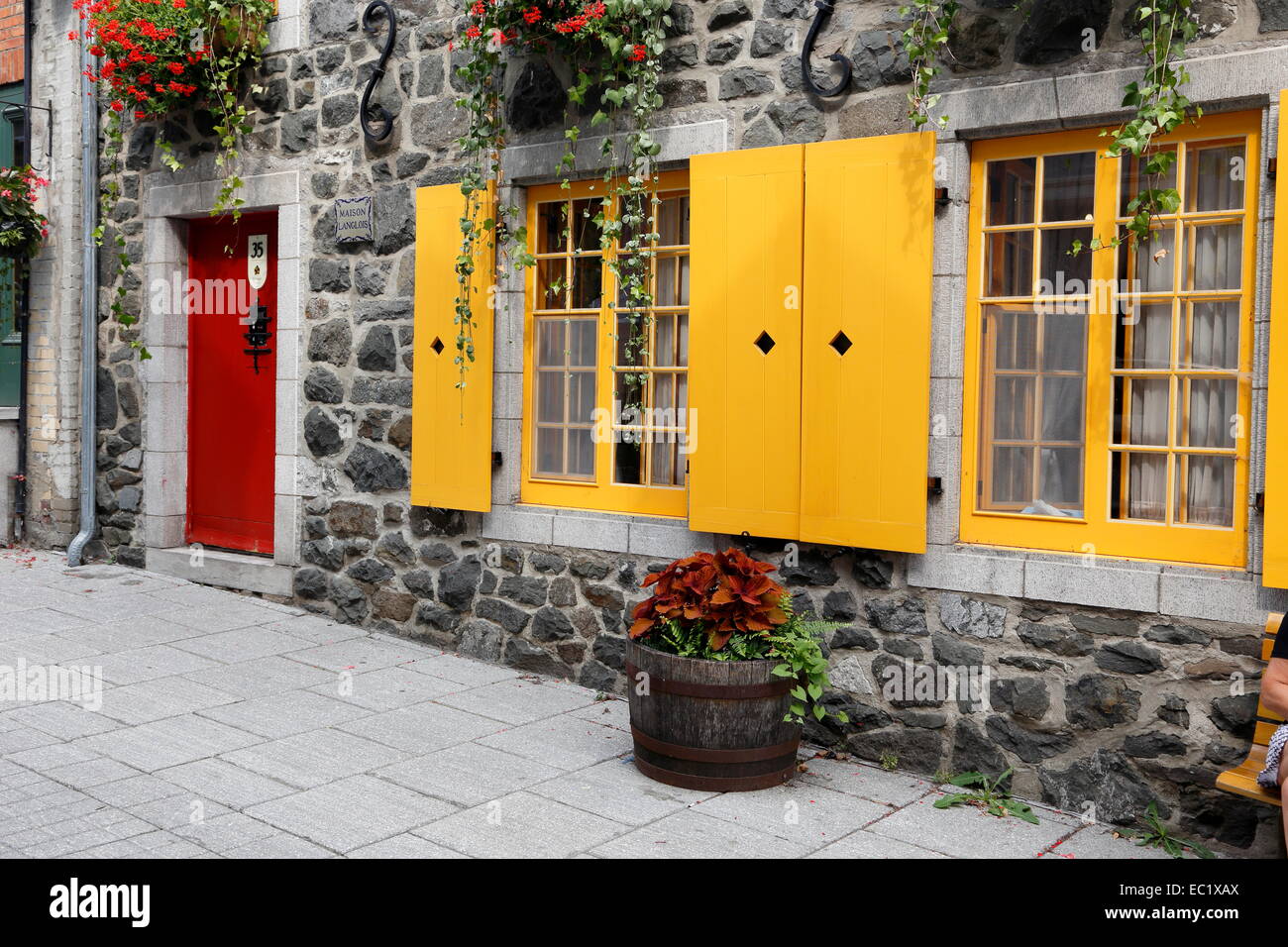 Canada quebec city red door hi-res stock photography and images - Alamy