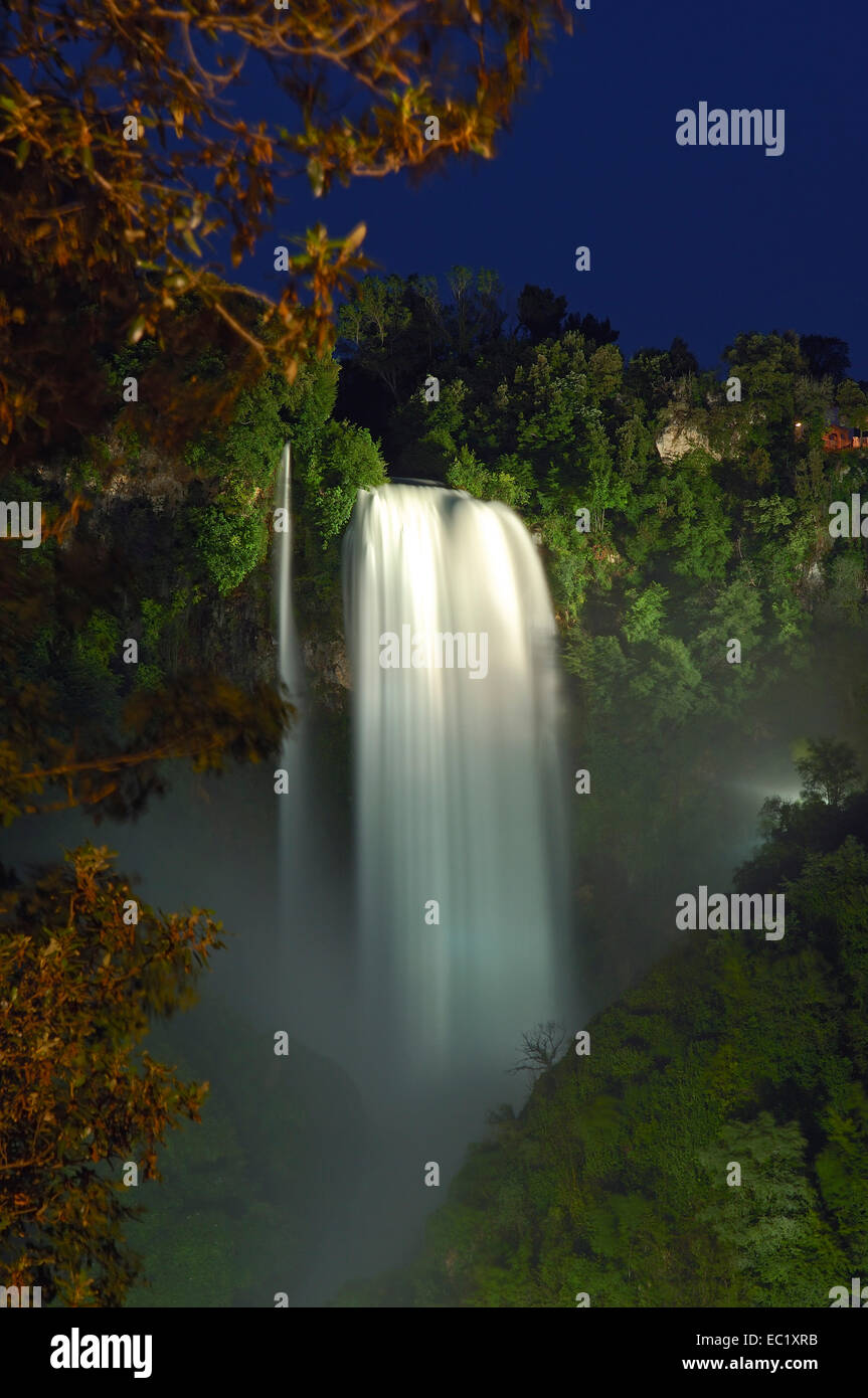 Marmore waterfalls night cascata delle hi-res stock photography and ...