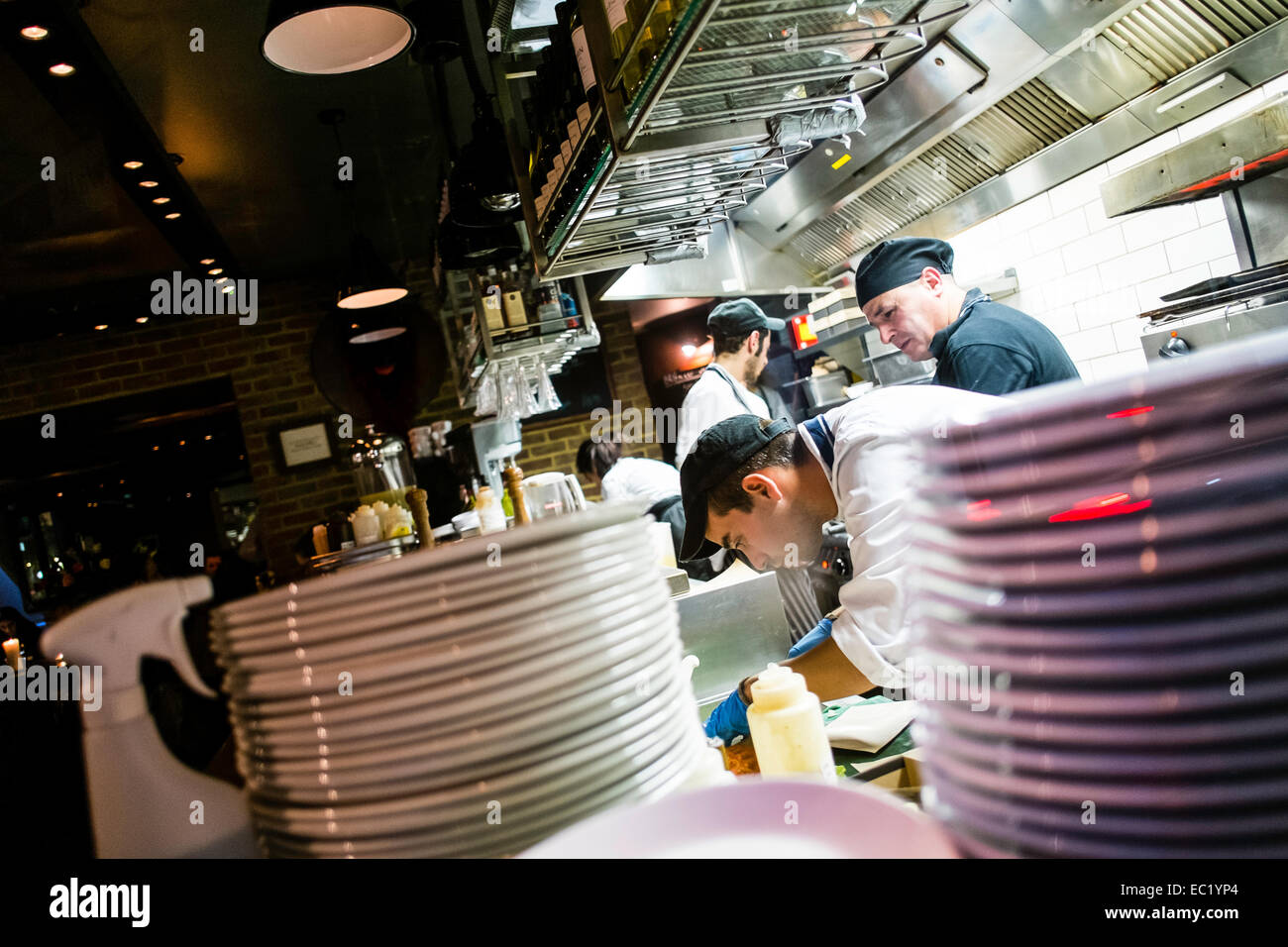 Uk restaurant kitchen hi-res stock photography and images - Alamy