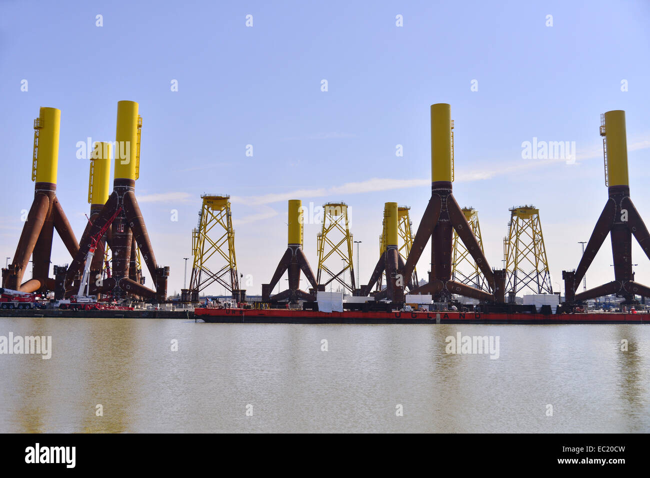 Components for offshore wind turbines, Container Terminal Bremerhaven ...