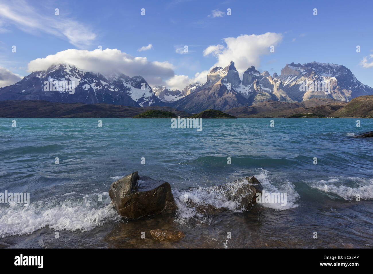 Lago Pehoe Lake and Paine Grande Massif, Torres del Paine National Park ...