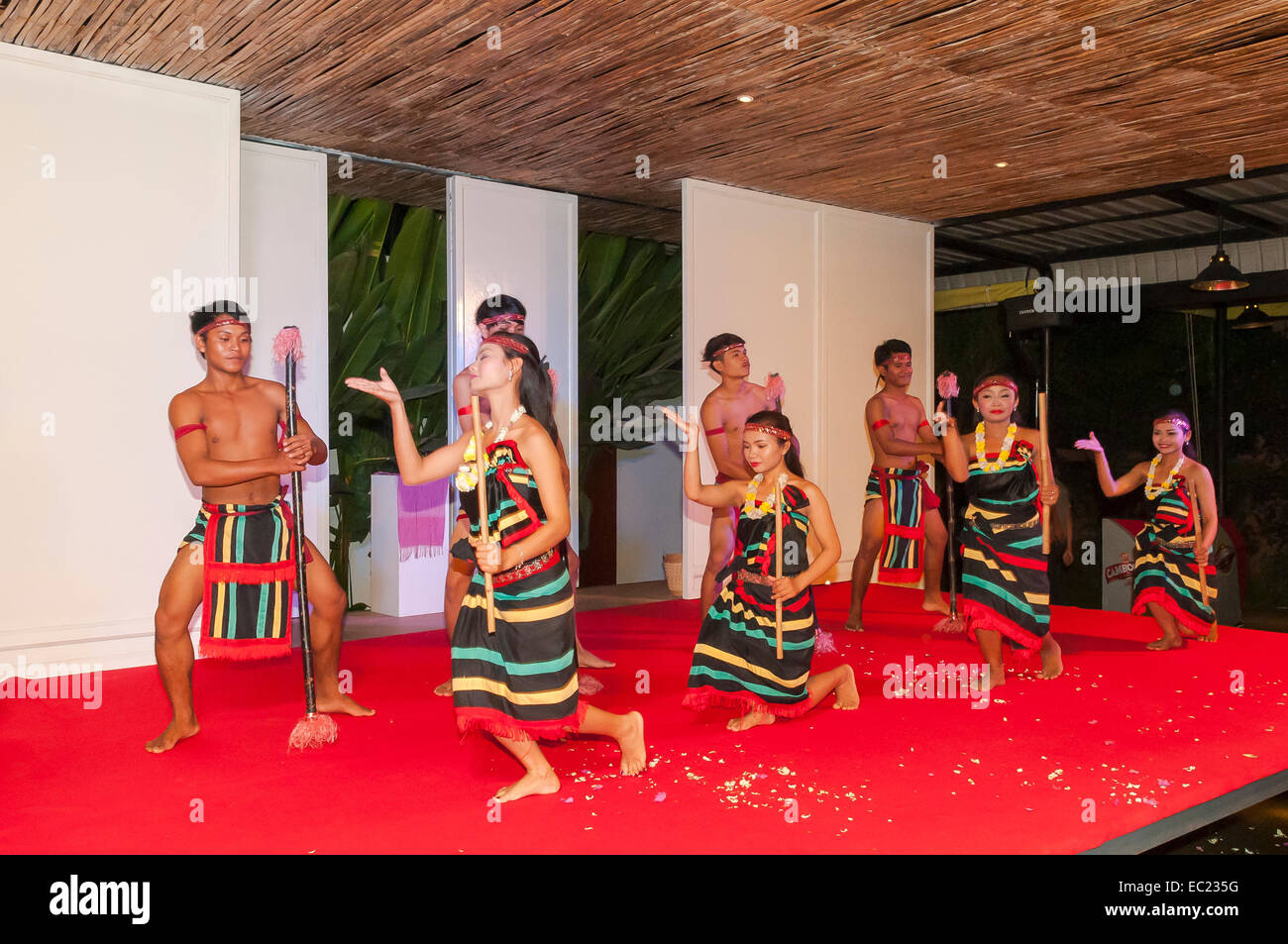 Apsara dance hi-res stock photography and images - Alamy