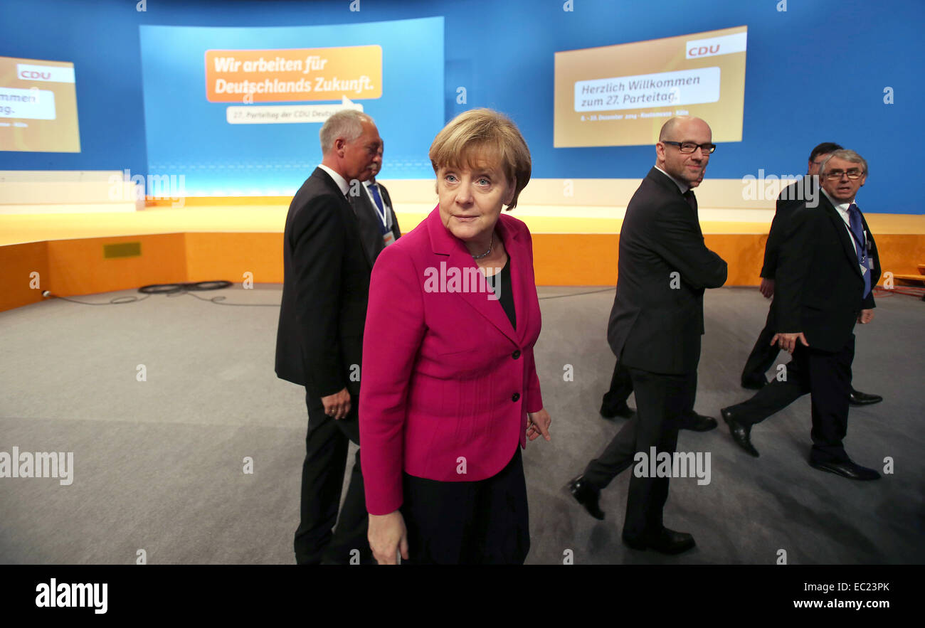 Chancellor Angela Merkel (C) and Secretary General of the Christian ...