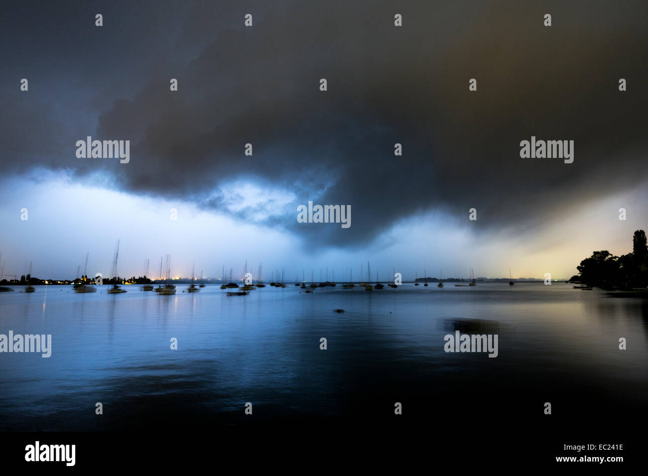 Stormy atmosphere in the evening in the summer, Allensbach am Bodensee ...