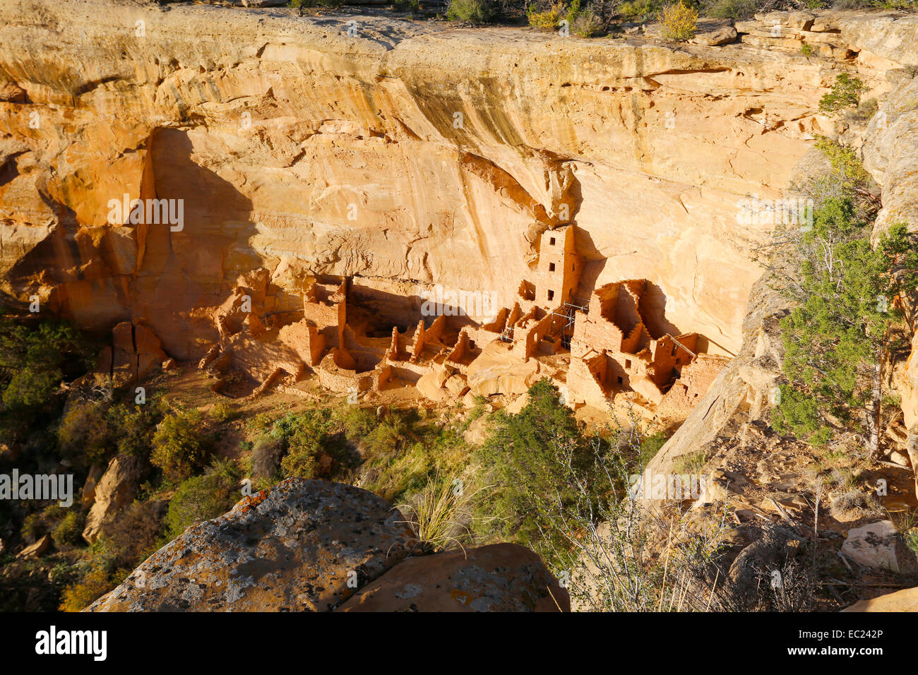 Square Tower House, cave dwellings of the Anasazi, Mesa Verde National ...
