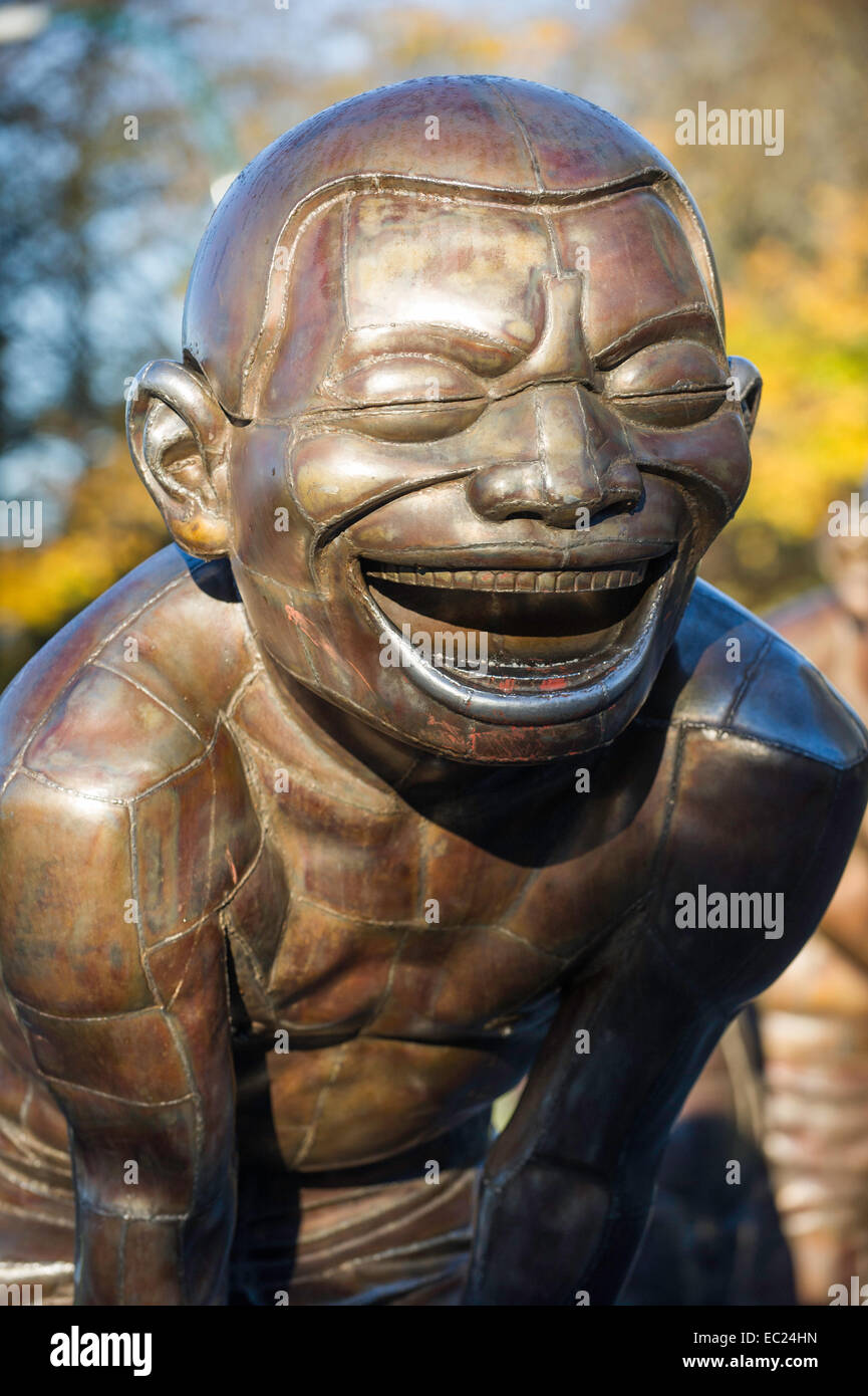 Laughing statues hi-res stock photography and images - Alamy