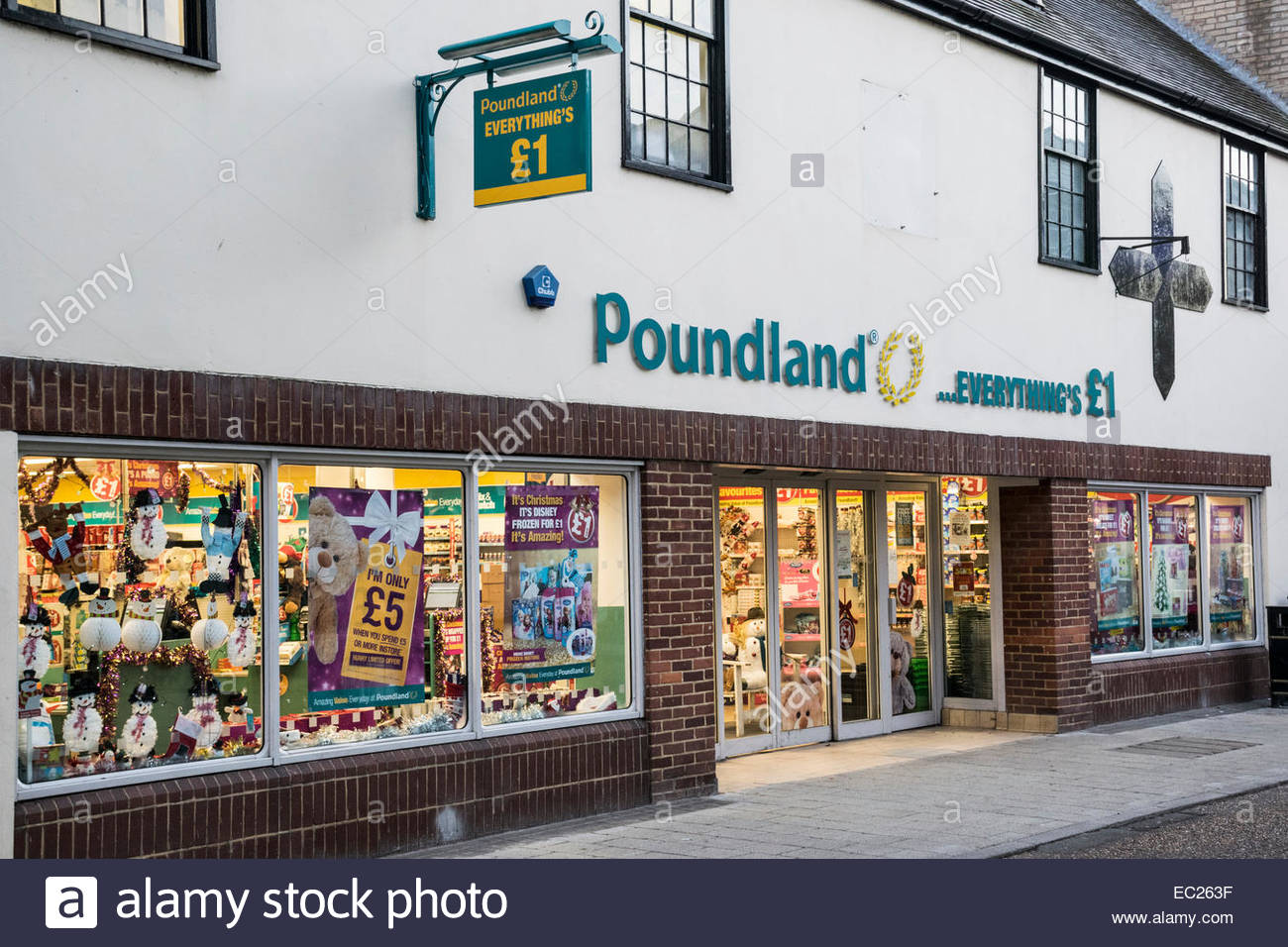 Poundland Store High Resolution Stock Photography and Images - Alamy