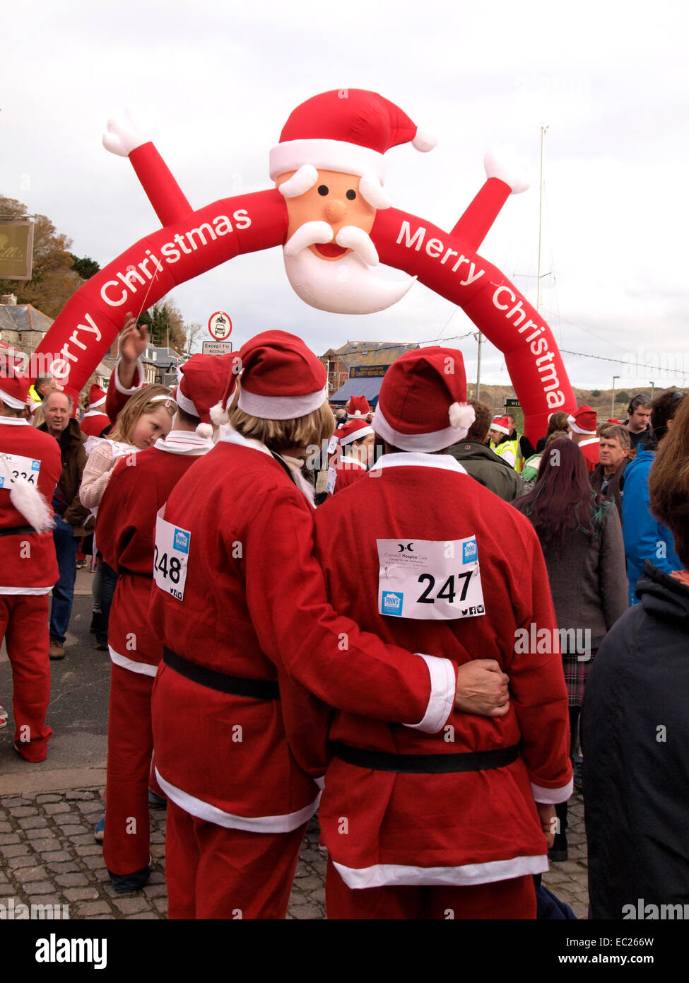 Two santas hi-res stock photography and images - Alamy