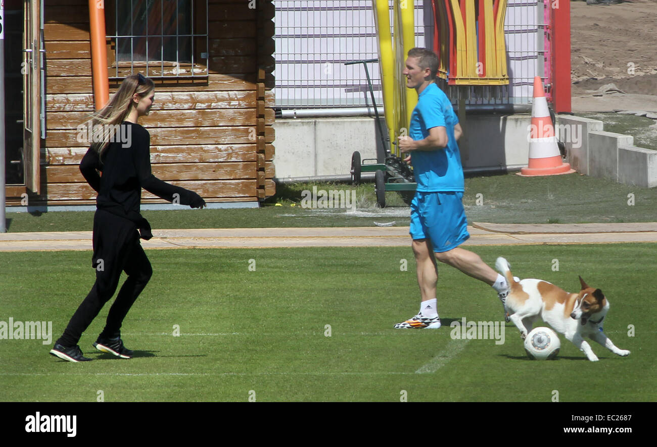Bastian Schweinsteiger and his girlfirend Sarah Brandner training at ...