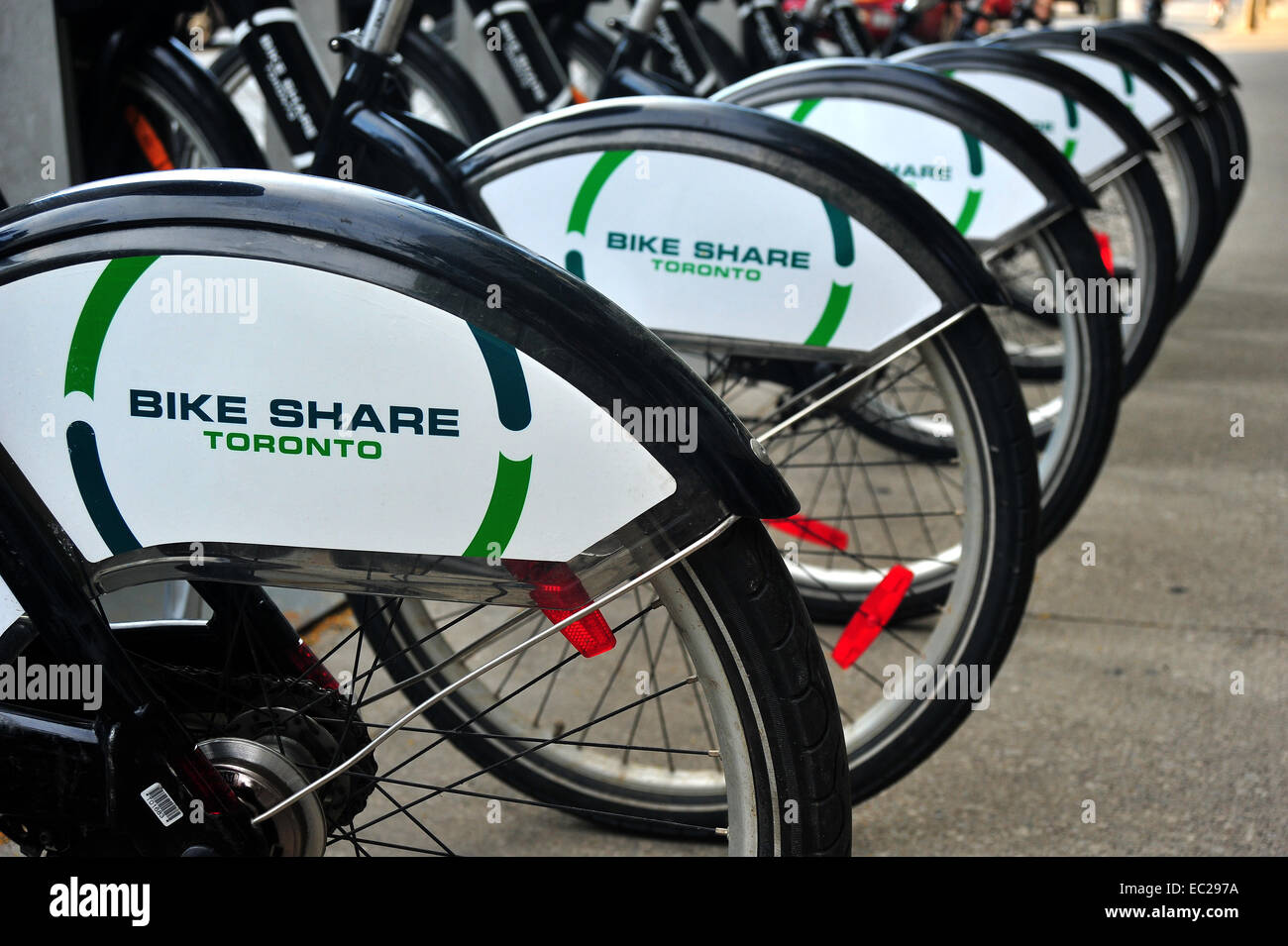 Bike share toronto hi-res stock photography and images - Alamy
