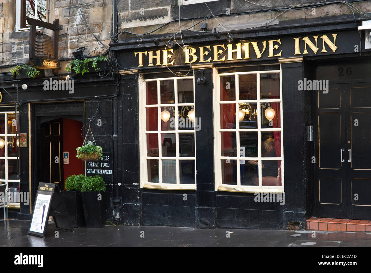 The Beehive Pub High Resolution Stock Photography and Images - Alamy