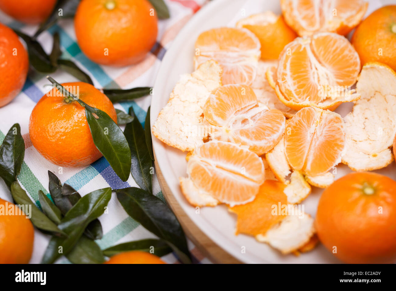 Tangerine with cloves hi-res stock photography and images - Alamy