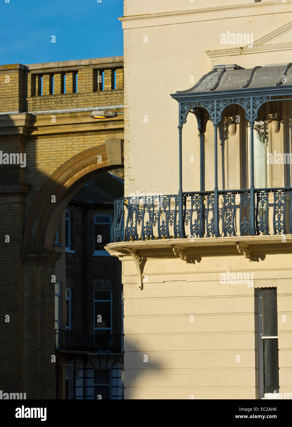 Terrace house hi-res stock photography and images - Alamy