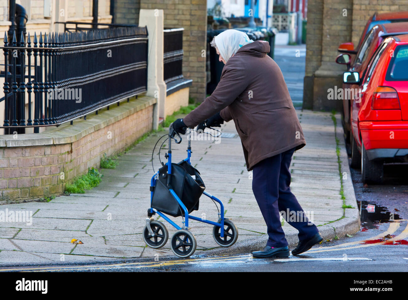 Woman with walker hi-res stock photography and images - Alamy