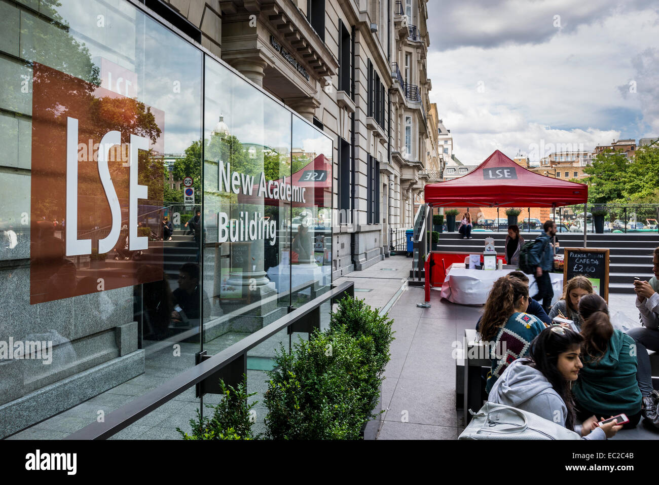 LSE logo at the entrance to Department of Law (New Academic Building ...