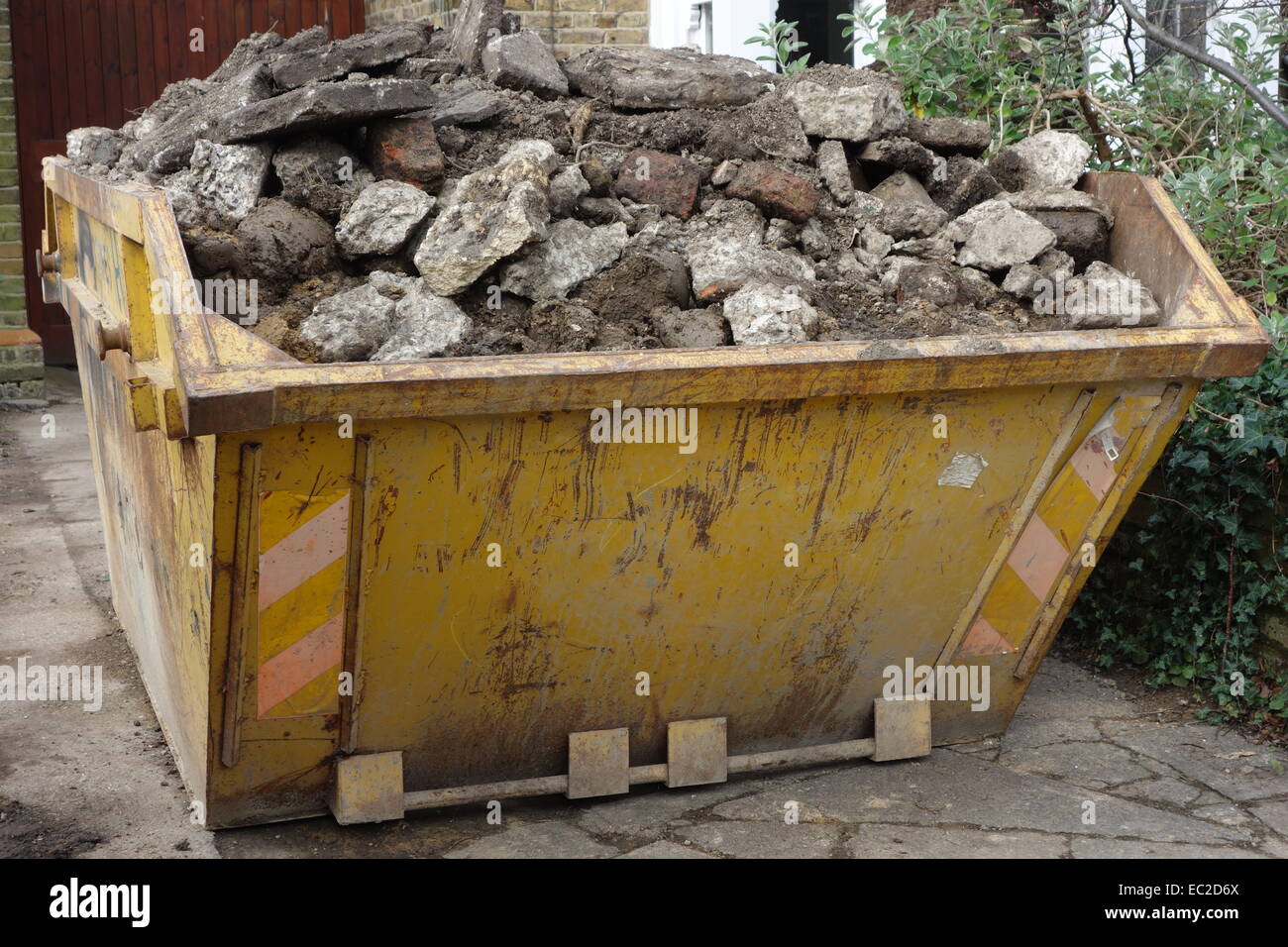 Full skip hi-res stock photography and images - Alamy