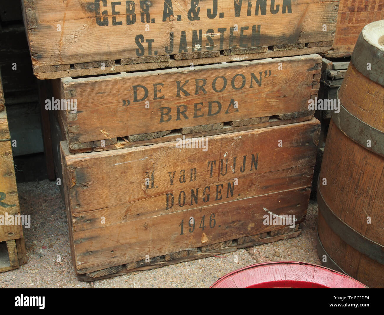 De Kroon Breda bierkrat, H van Tuijn Dongen bierkrat Stock Photo - Alamy