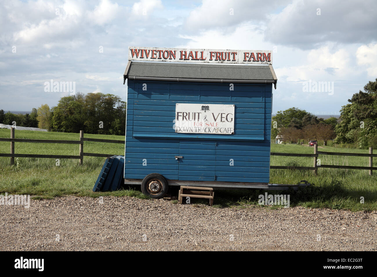 Signs at Wiveton Hall Farm; Van selling Fruit and Veg Stock Photo - Alamy