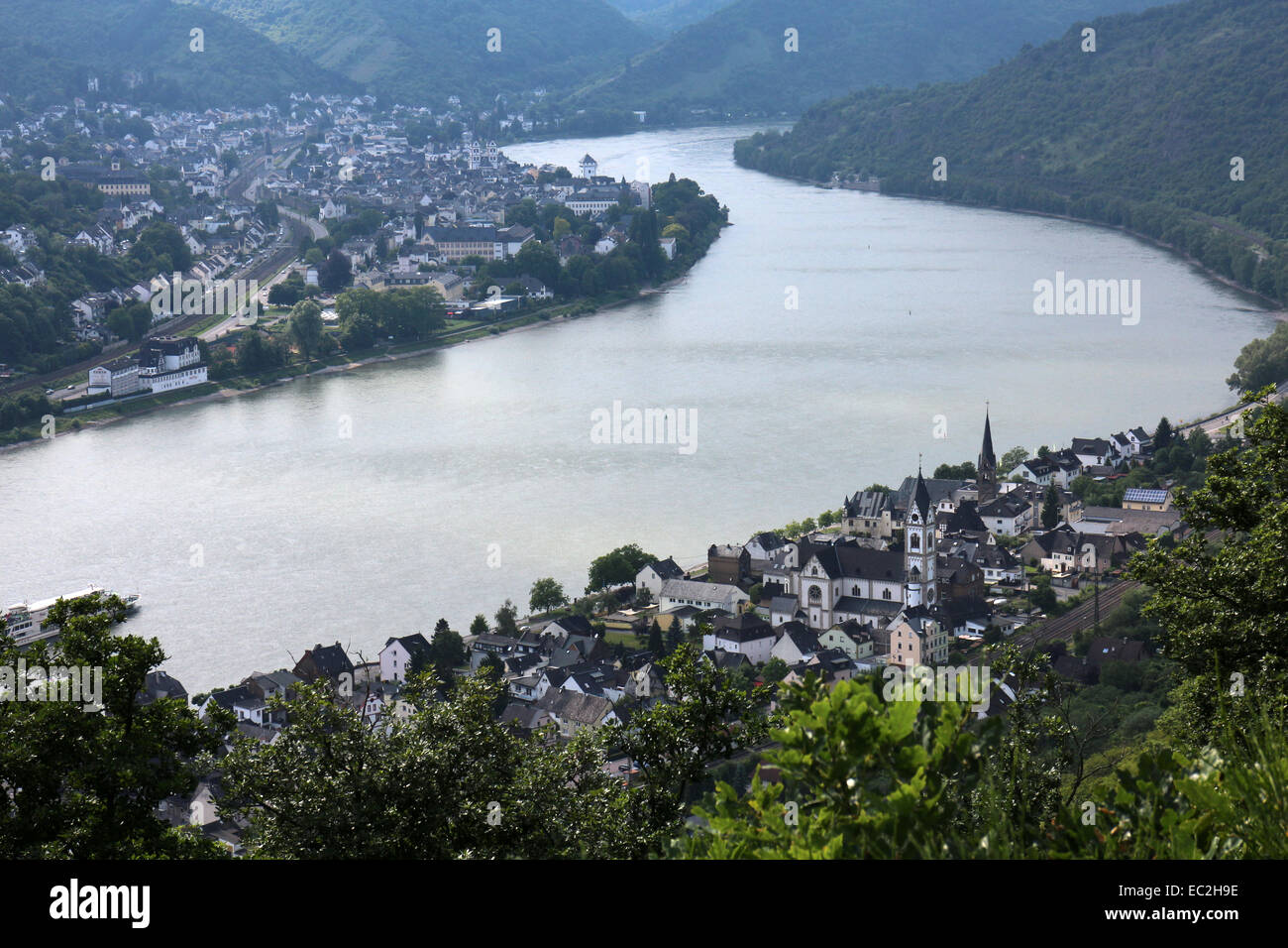 View of Bad Salzig from the Rheinsteig track in Kamp-Bornhofen - Hesse ...